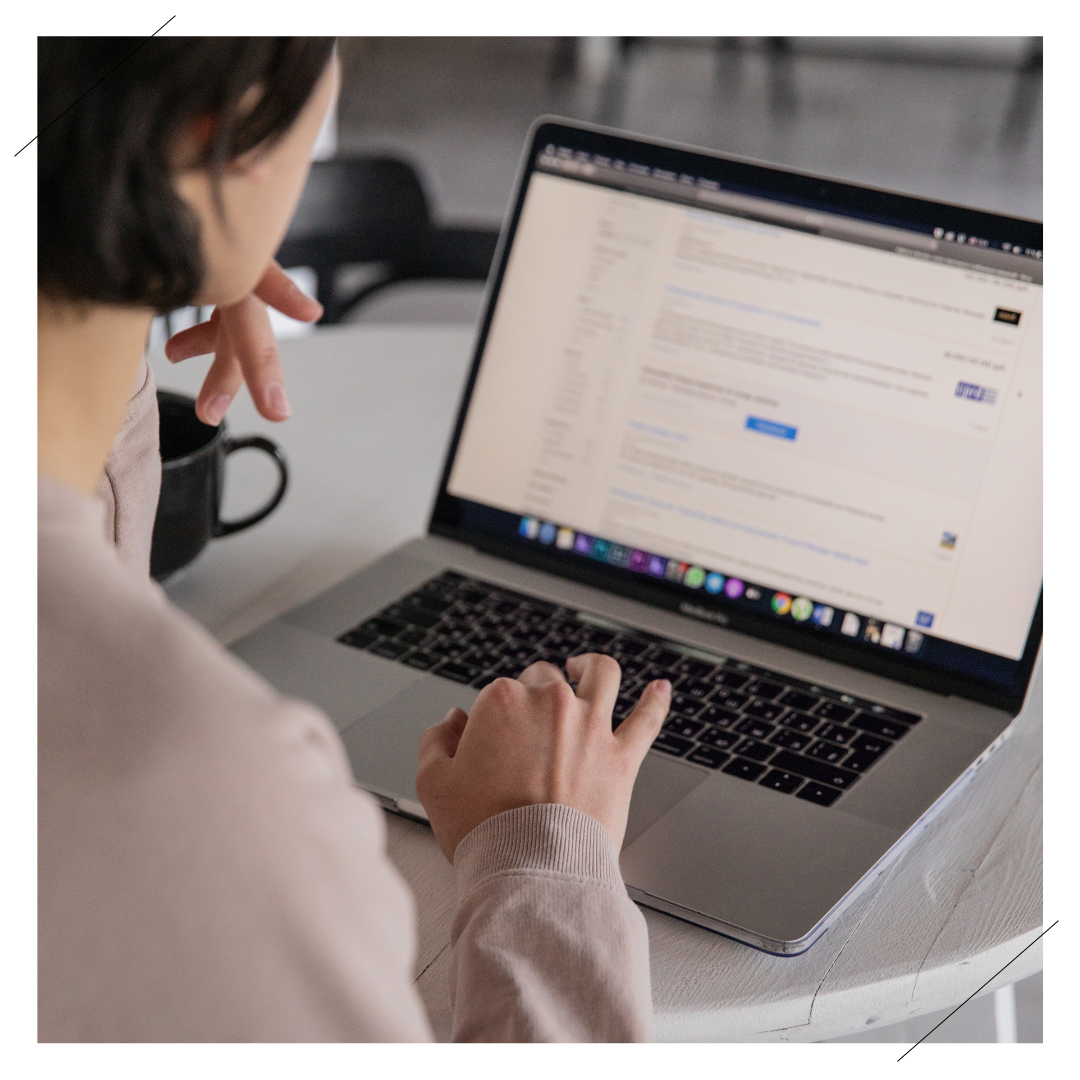 ブルーライトで肌がくすむ？たるむ？ – BEBEAURA Store